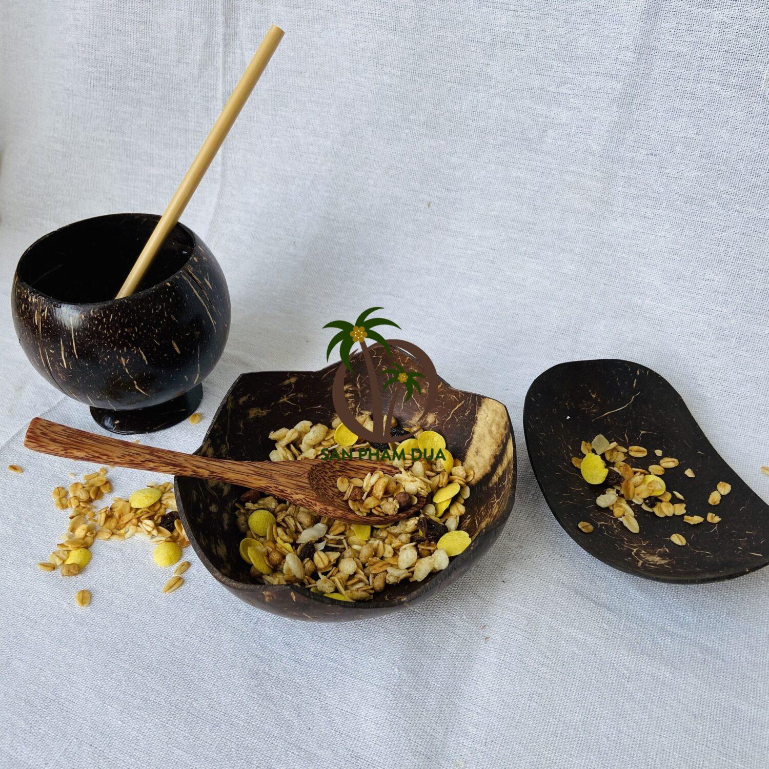 Handicrafts made from coconut shells - Coconut Product