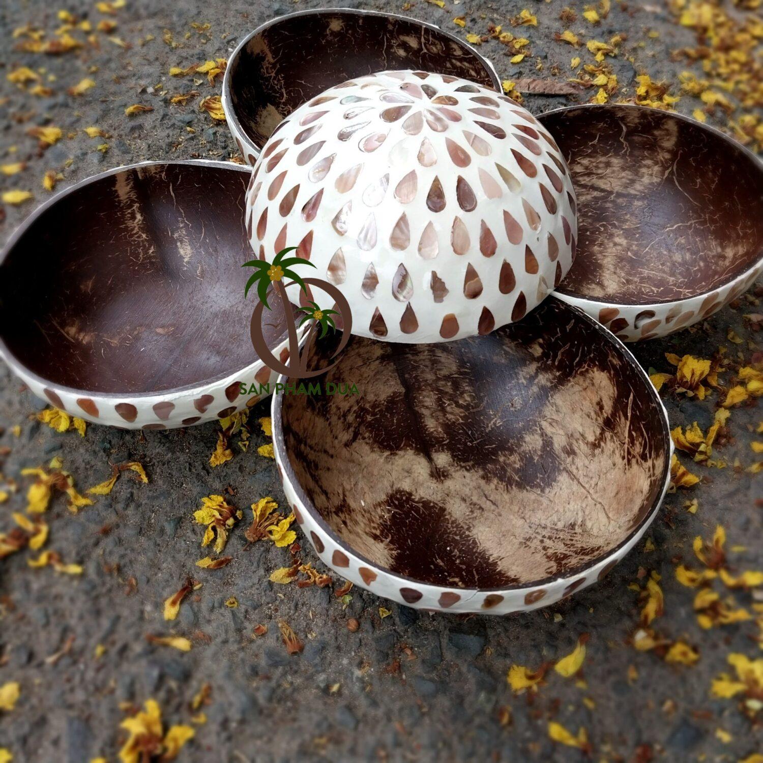 Handicrafts made from coconut shells - Coconut Product